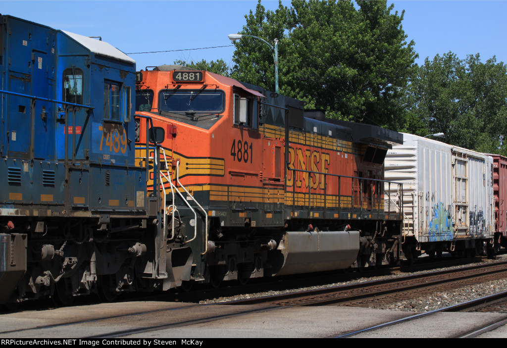 BNSF 4881
